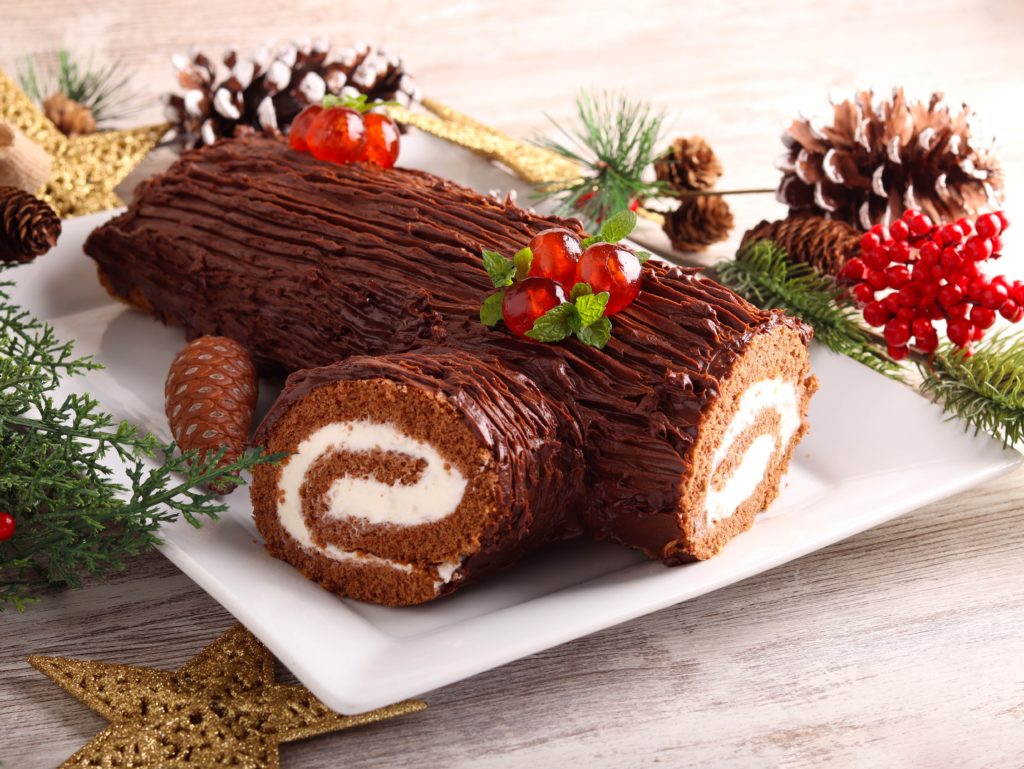 A step-by-step guide to the traditional Yule Log known as Bûche de Noël ...